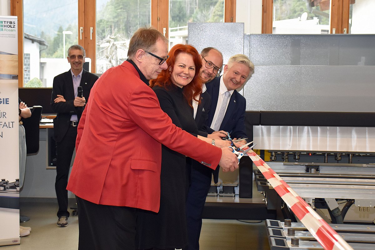 Neue CNC-Maschine für TFBS Holztechnik in Absam | Land Tirol