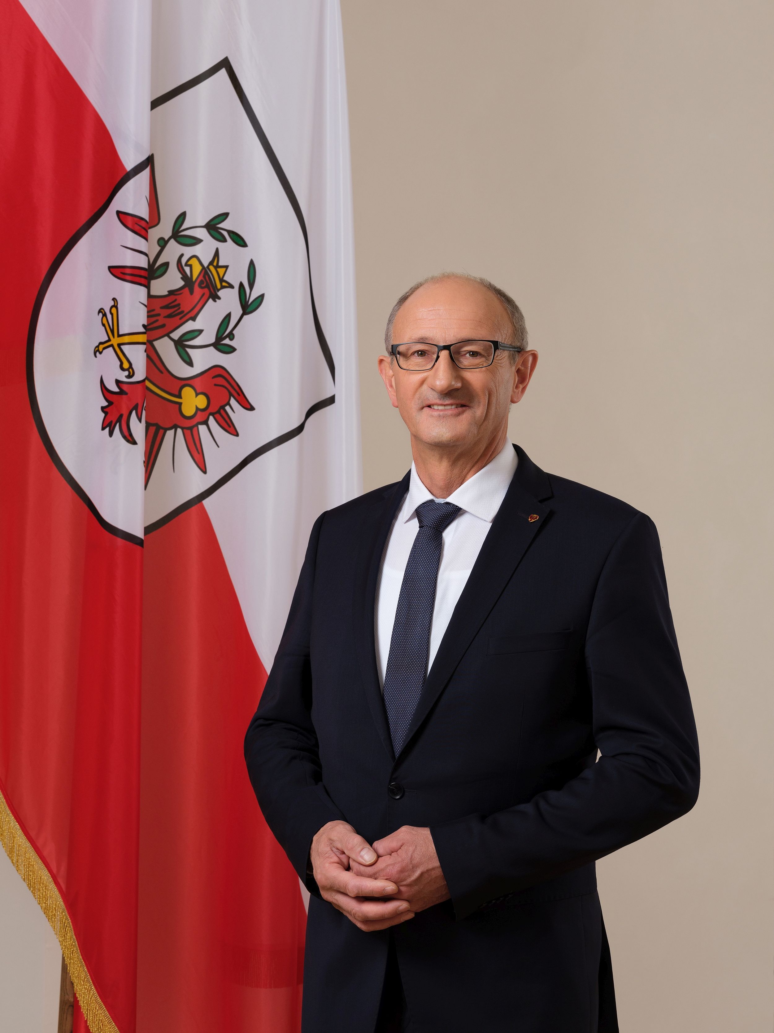 LH Mattle öffnet sein Büro für Künstlerinnen und Künstler | Land Tirol