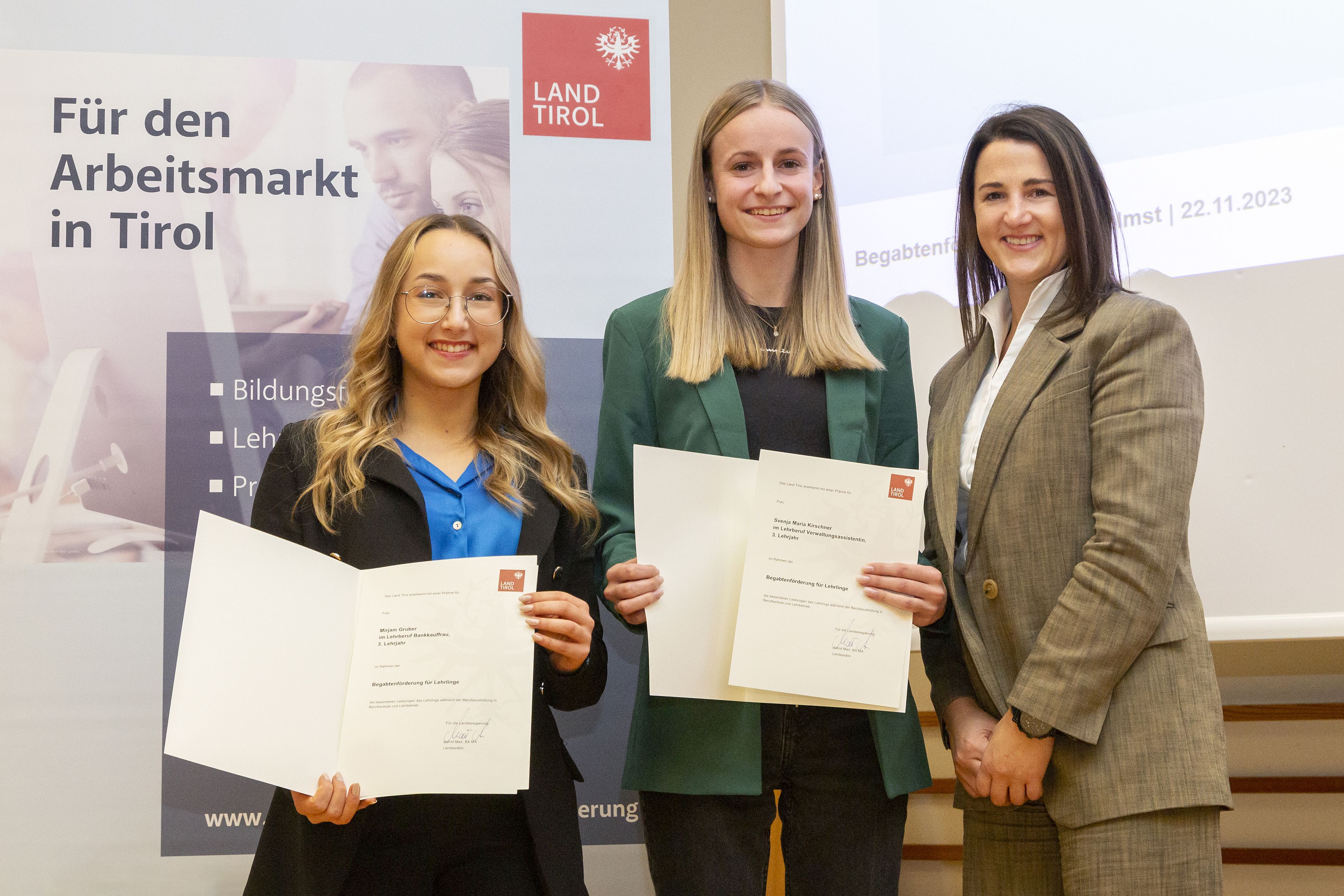 Bezirk Imst: Begabtenförderungsfeier für 33 Lehrlinge | Land Tirol