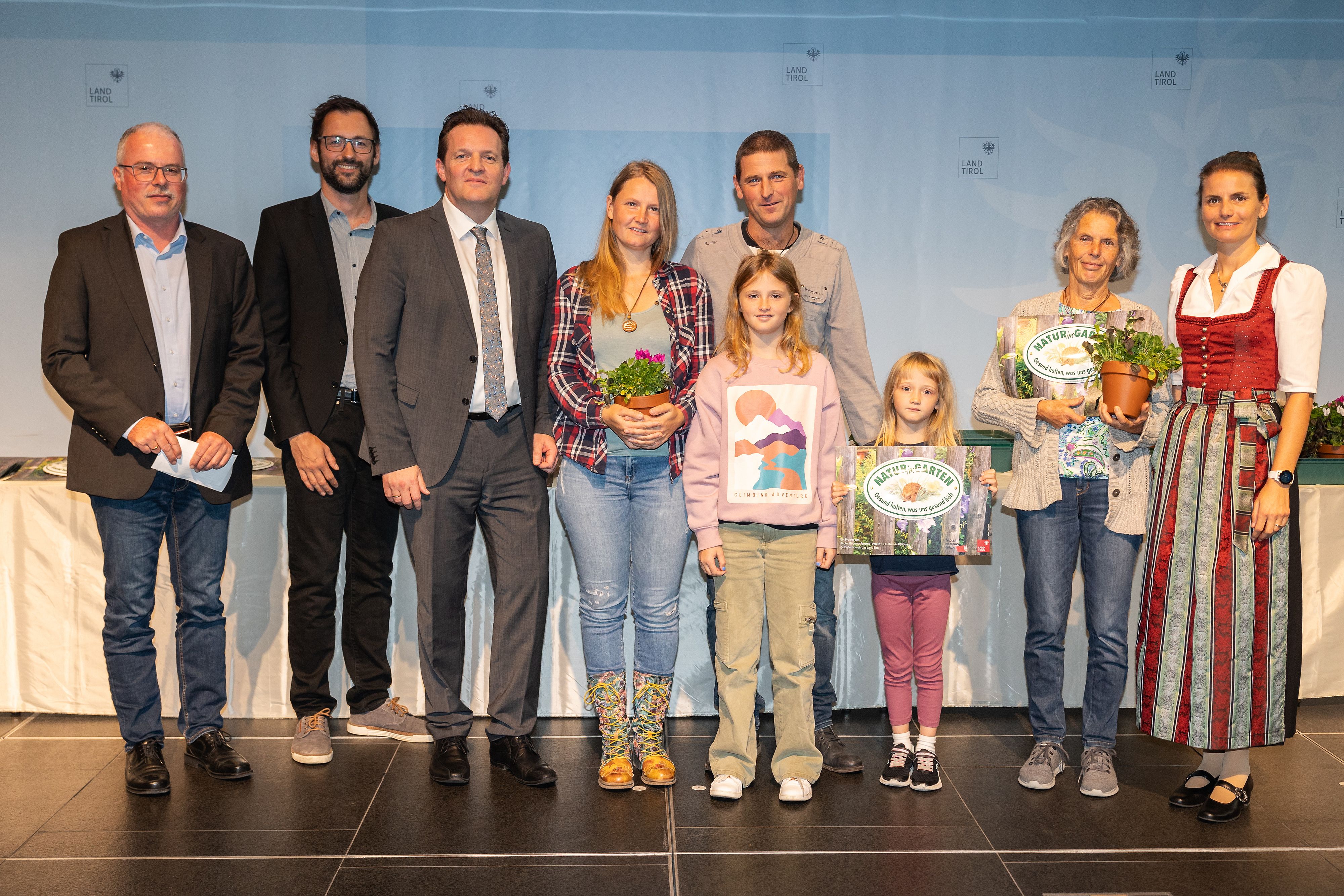 70 „Natur im Garten“-Plaketten für Tiroler Hobby-GärtnerInnen | Land Tirol