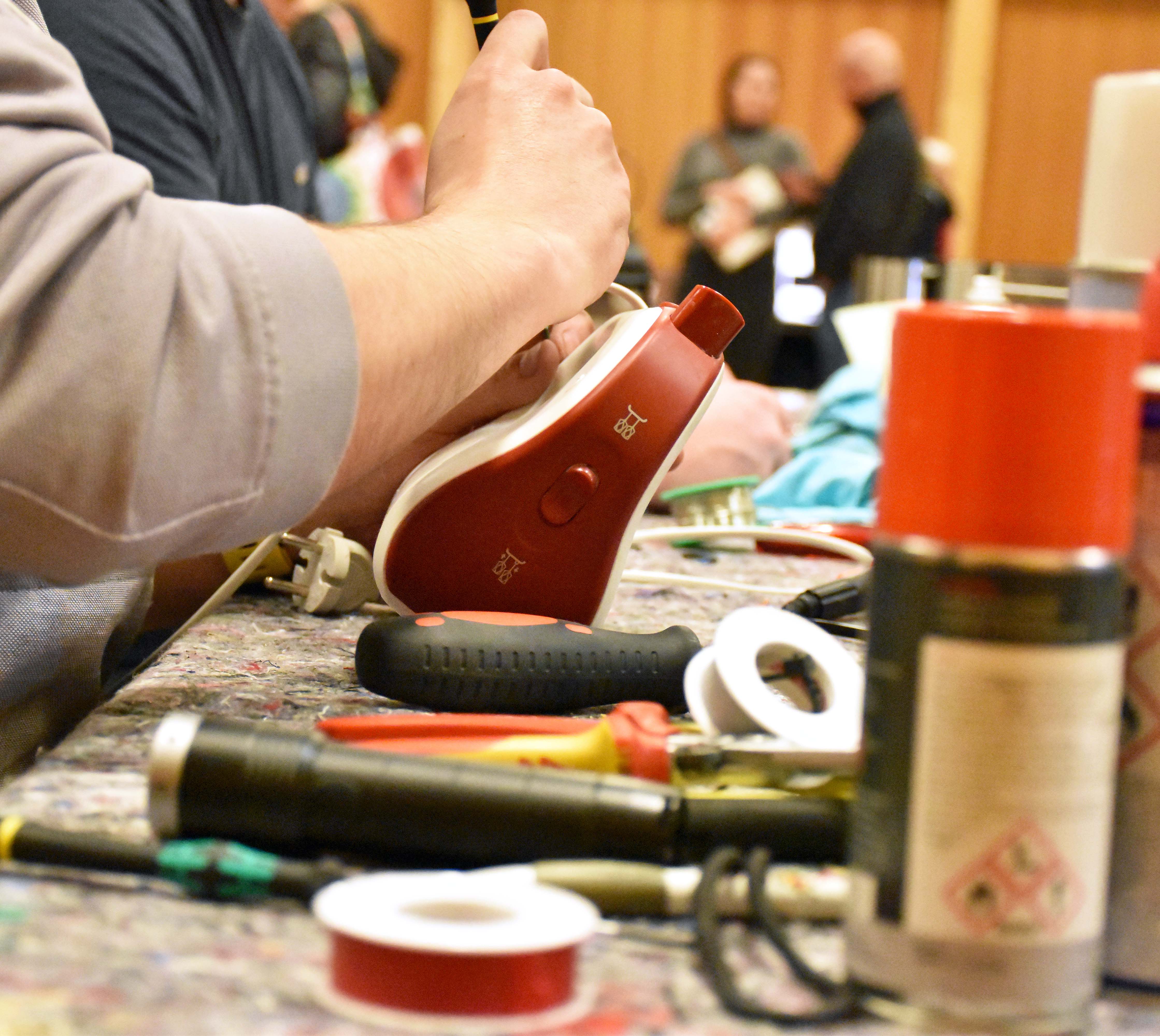 Repair Cafés in Tirol feiern Jubiläum | Land Tirol
