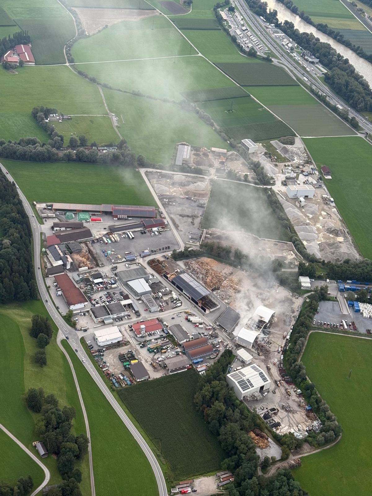 Brand in Recycling-Anlage in Pill (Bezirk Schwaz): AT-Alert aufgehoben ...